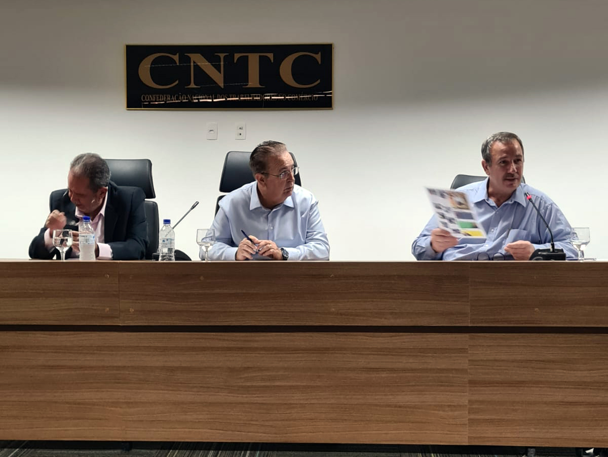 Direção da CNTC e Federações debatem situação do Carrefour Brasil e ...